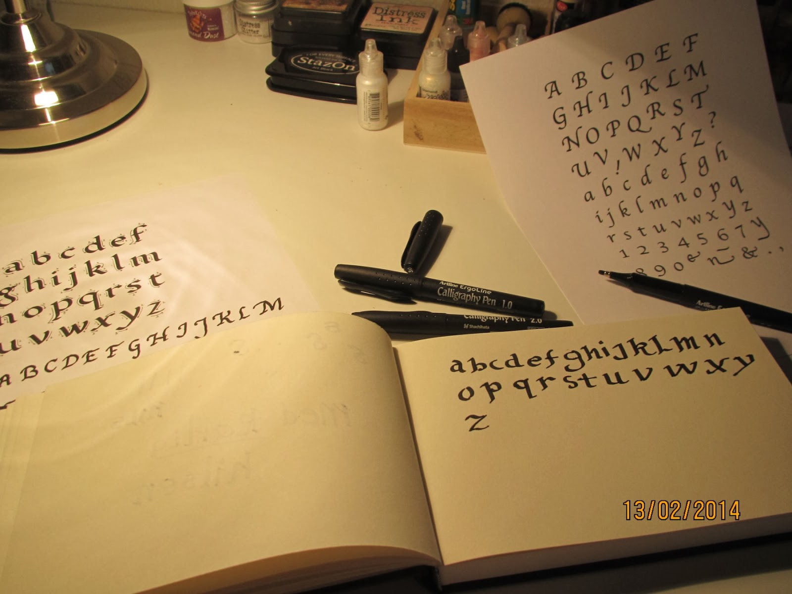 Fasters korthus: How To Write calligraphy Letters