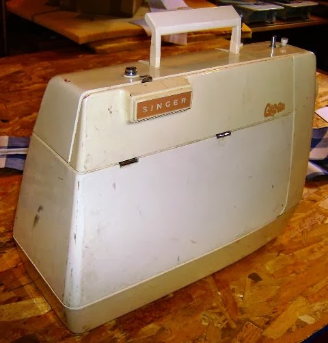 Vintage Sewing Machines: Singer Genie 354