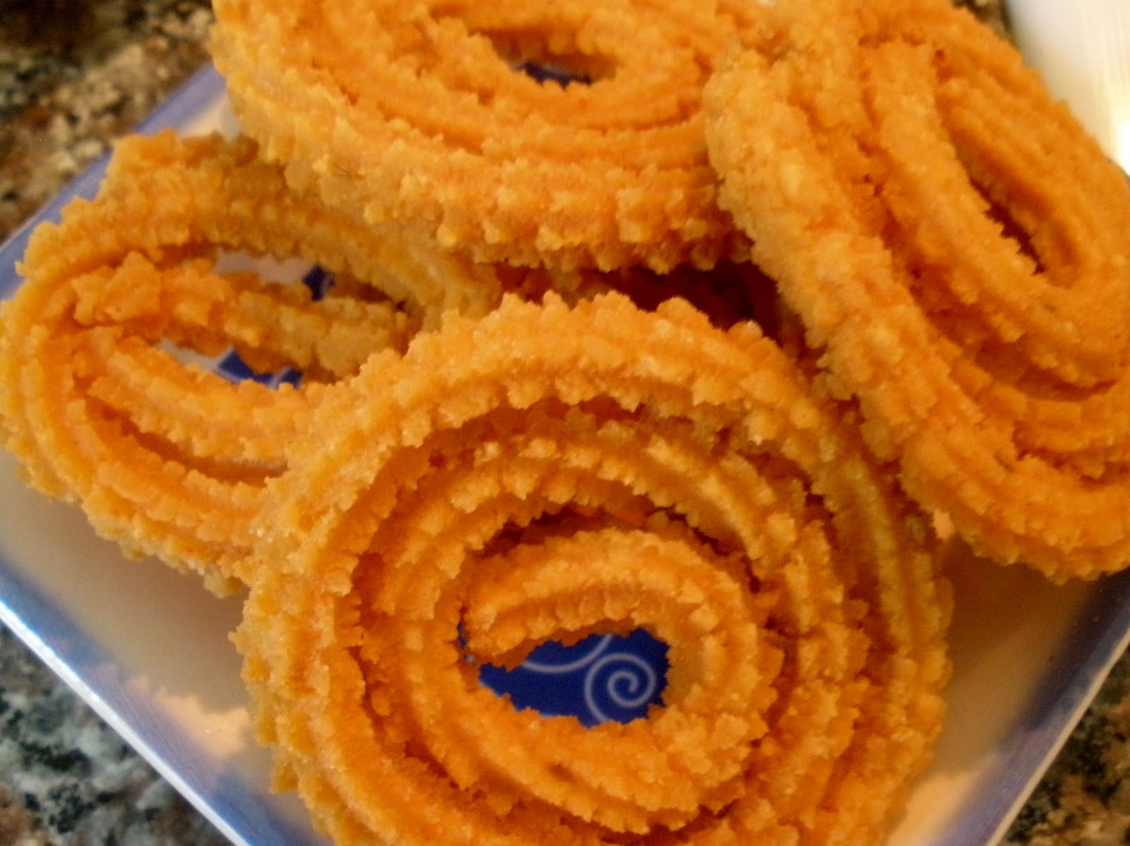 Umita recipes: Garlic Murukku ..chakli..