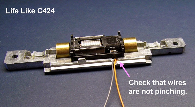 N Scale DCC Decoder Installs: TCS CN-GP in a Life Like C424
