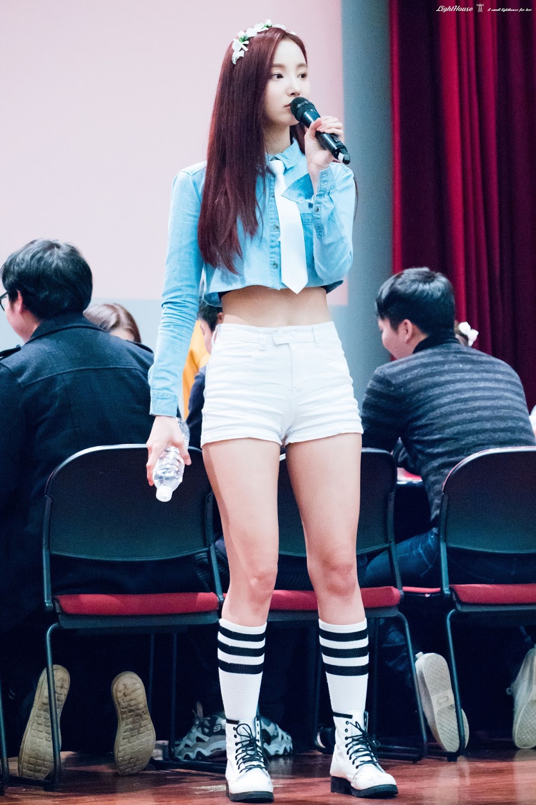 Netizens Praise This Idol's Proportionate Body Line! Netizens Praise This Idol's Proportionate Body Line!