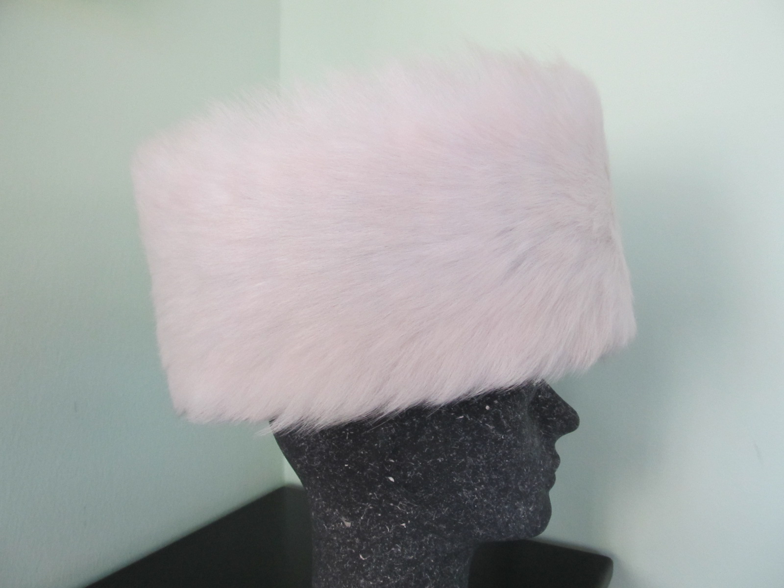 The Philippi Collection: The White Shtreimel - שטריימל