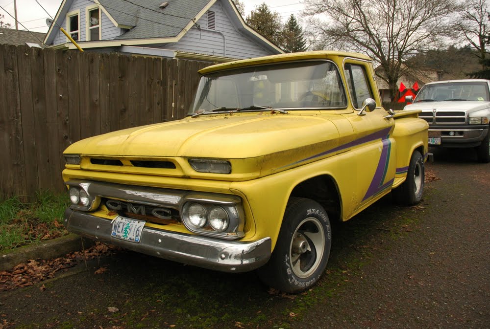 OLD PARKED CARS.: 1963 GMC Custom Stepside.