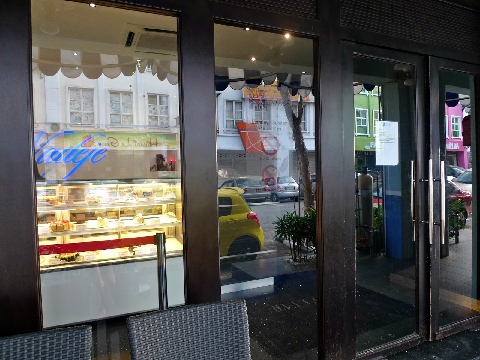 Live Life Happy: MALACCA : Nadeje Cake House