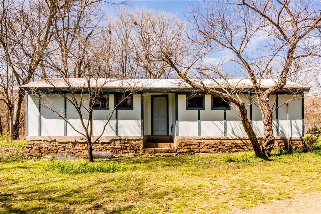 Sweet House Dreams: 1867 Colonial in Wesley, Arkansas