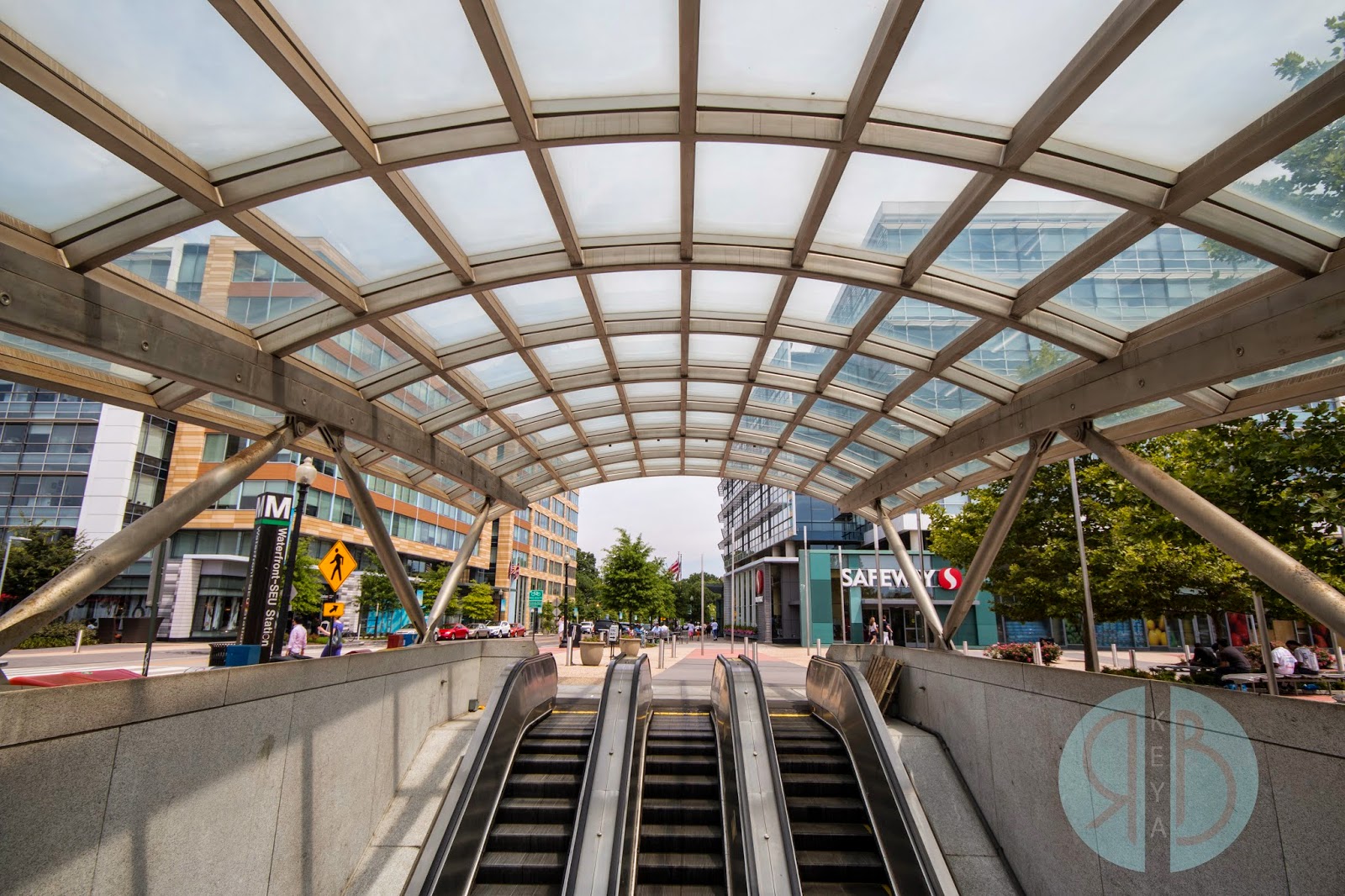 RKeyaB Photography: MODern Buildings in DC - DC Metro Stops