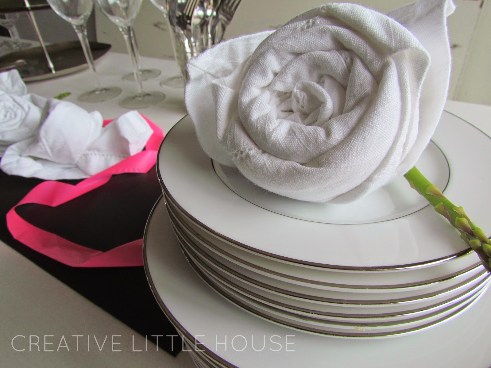 Creative Little House: How to Fold a Rose Napkin