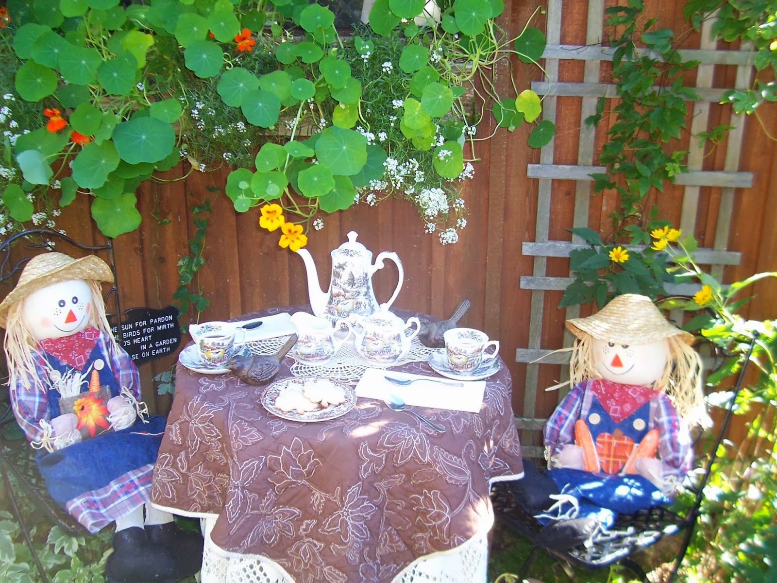 Two Cottages And Tea: October Outdoor Tea
