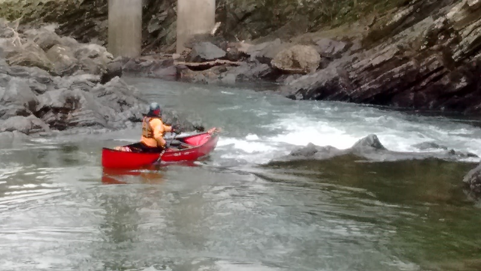 Canoes, Mountains & Caves: Pinned Canoe ... Interesting Day