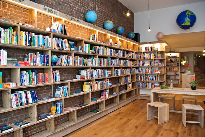 Bookstore Guide: Alta Via, Antwerp