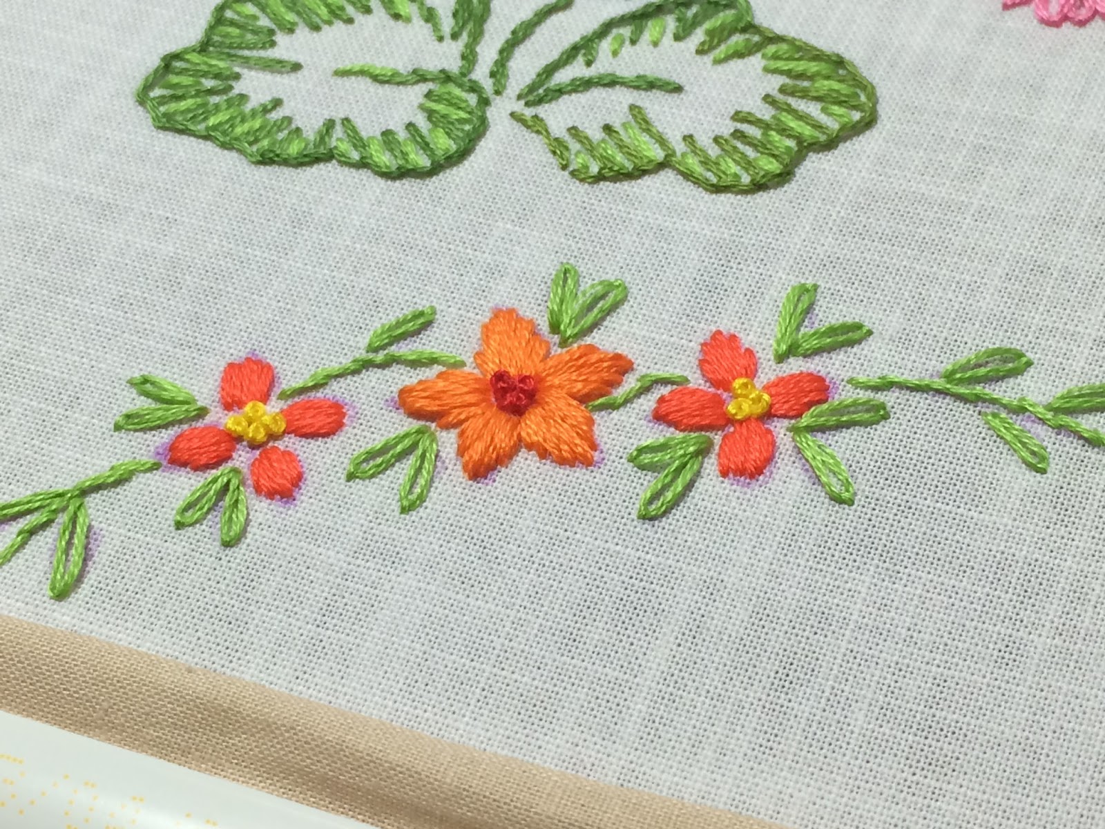 MooshieStitch: Satin Stitch Flower