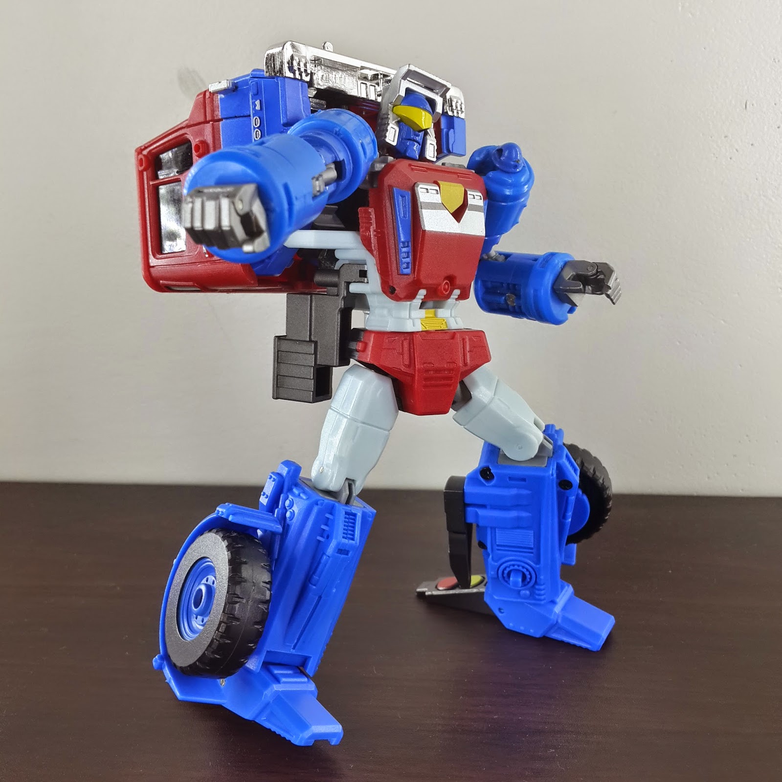 Blog Transformers.com: 1118: X-Transbots Hoss ( Gobots Road Ranger )