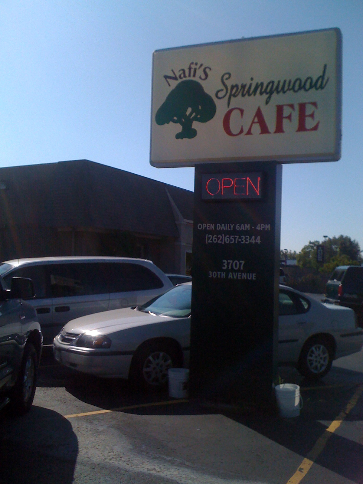 Hither & Yon: Nafi's Springwood Cafe, Kenosha, WI