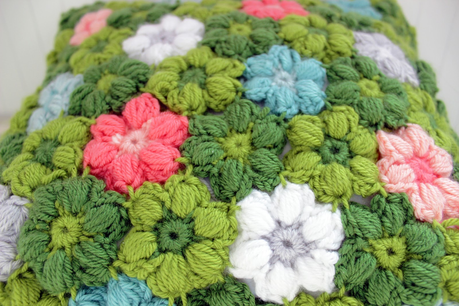 Flower Bed Pillow & Molly Flower Pattern