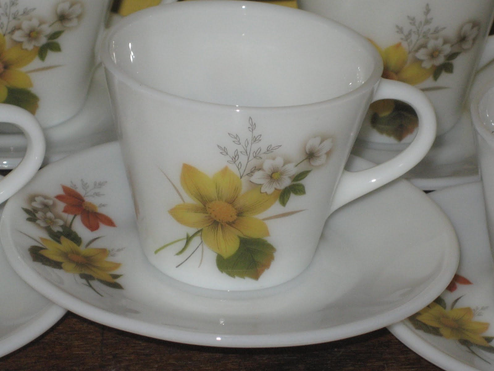 DEAN'S ANTIQUE STATION: set cawan england