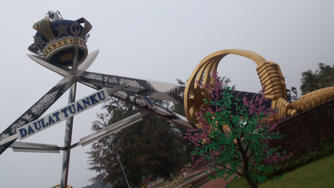 TUGU MAHKOTA JOHOR DAYA TARIKAN PELANCONG DI JETI MERSING