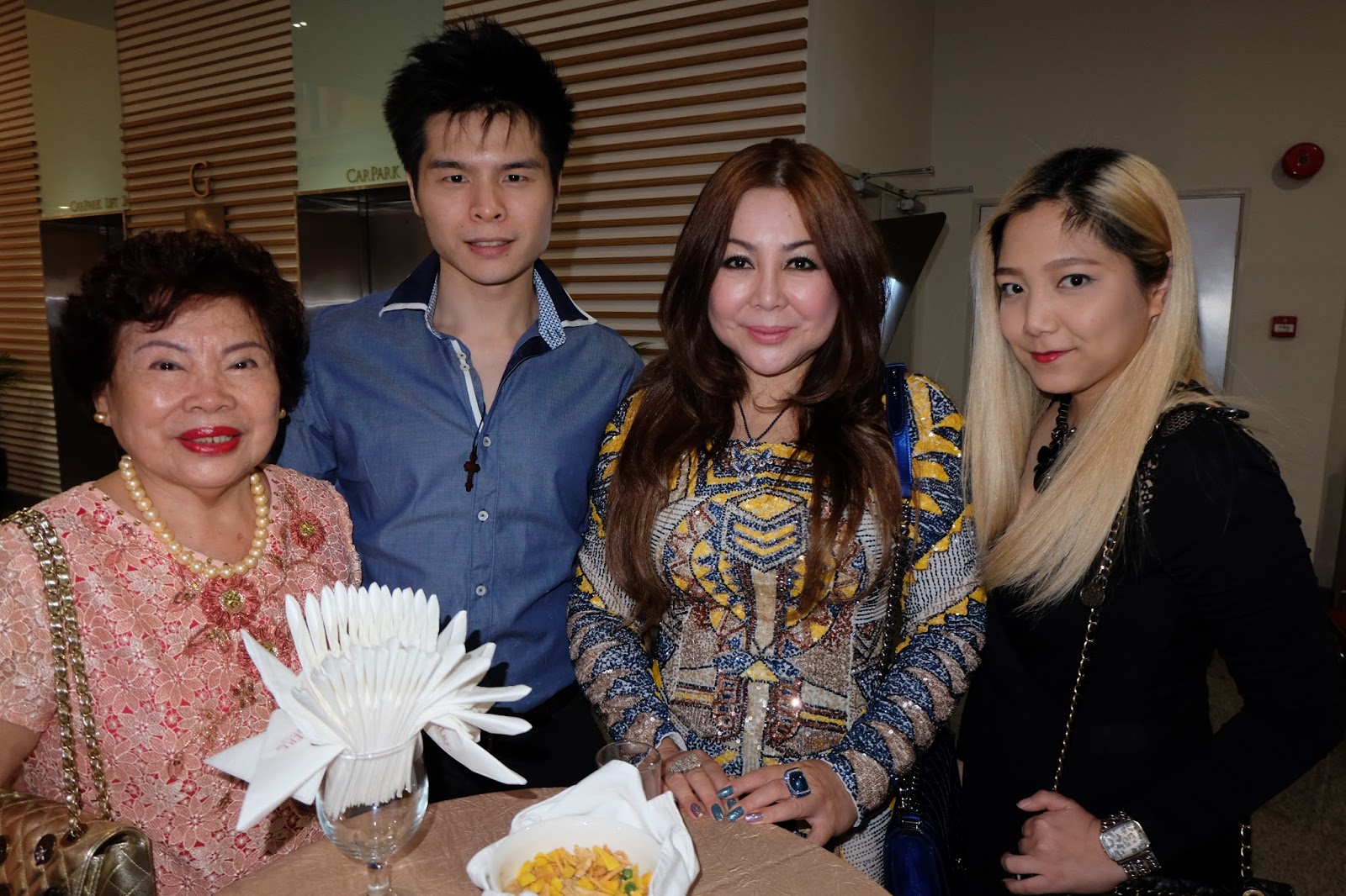 Kee Hua Chee Live!: CALVIN CHEE AND CHRISTY WONG MARRIED IN A LOVELY ...