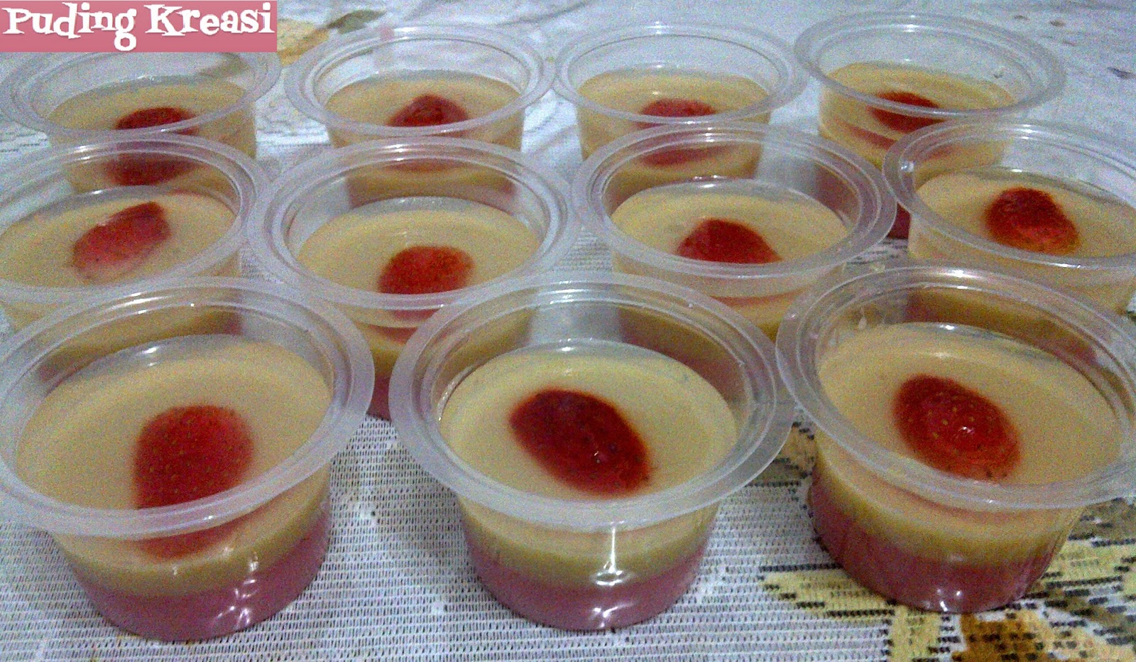 Puding Cup Cappucino-Strawberry-Leci