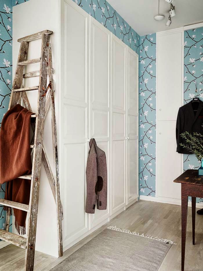 Keltainen talo rannalla: Kolme kotia Ruotsista