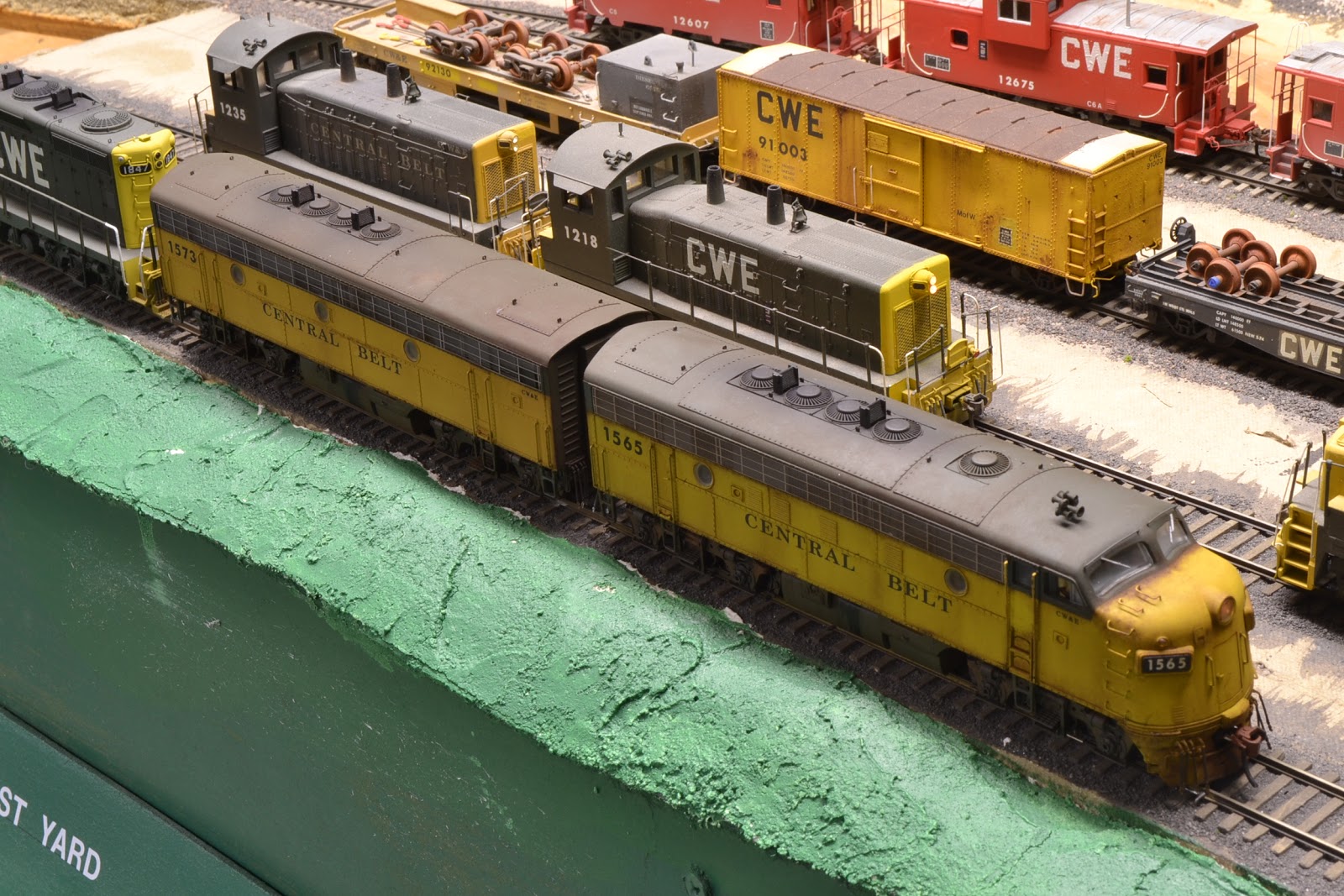 Chesapeake, Wheeling and Erie Railroad: F Units!