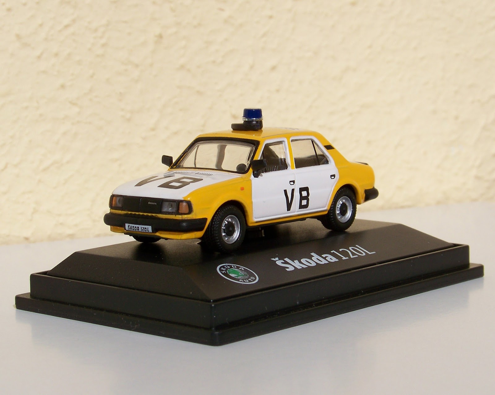 Incredible Mini Garage: Skoda 120 GLS (Type 742) 1983 VB 1/72 Abrex
