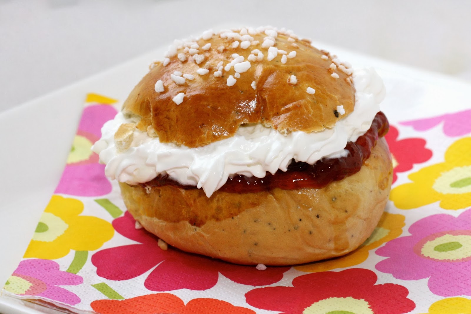 Finn Cuisine: Laskiaispulla (brioche du mardi gras)