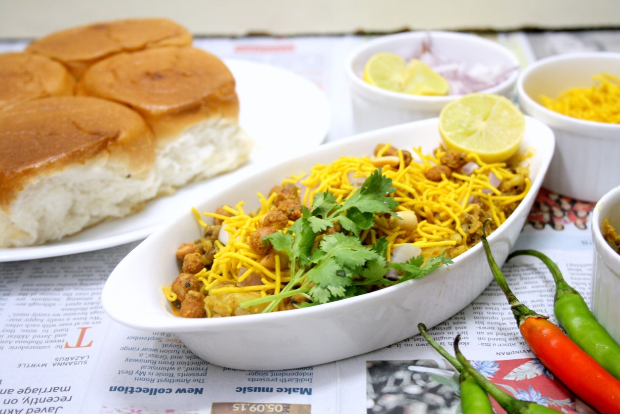 How to Sprout Moth Beans | Matki Sprouts for Misal Pav