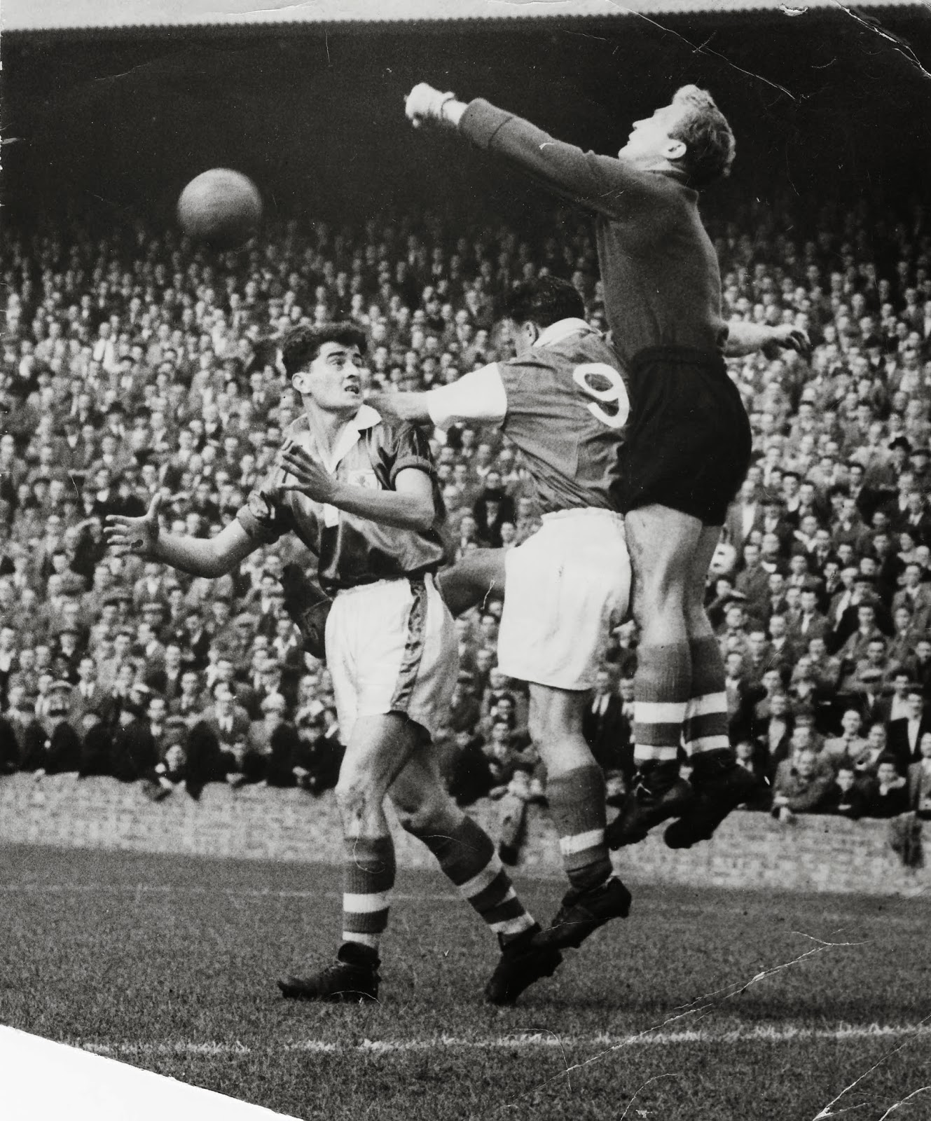 Fighting Talk by Mark Metcalf : Charlie Hurley's league debut was 60 ...