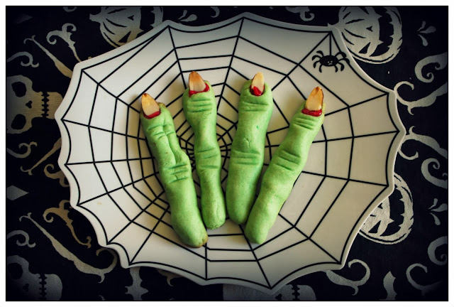 *~my house is cuter than yours~*: Witches fingers