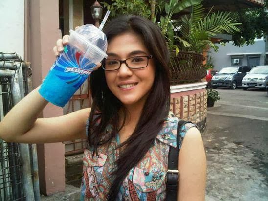 35 Foto dan Profil Lengkap Putri Una Astari (DJ Una) - EkoDoc