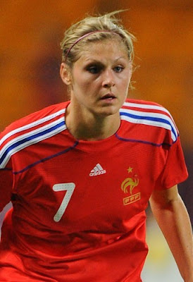 Female Football Players Gallery Photos: Beautiful Football Player ...