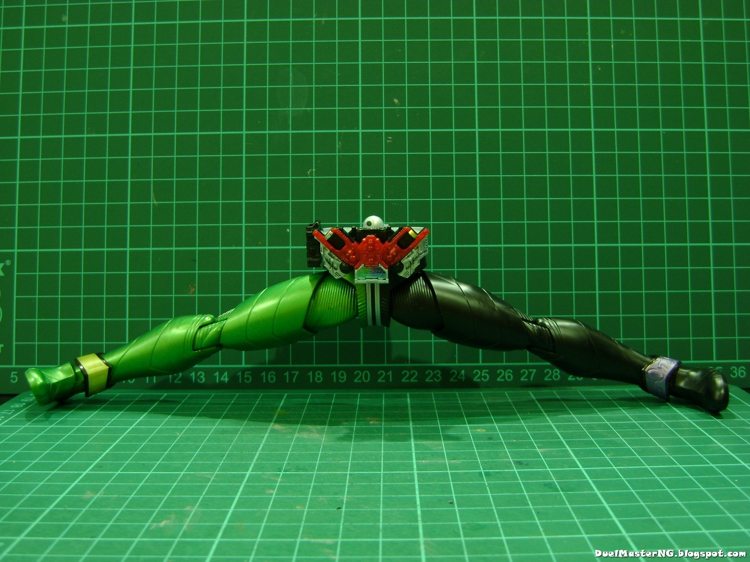 DuelMasterNG Gunpla: MG Figure-Rise - Kamen Rider W Cyclone-Joker (Bandai)