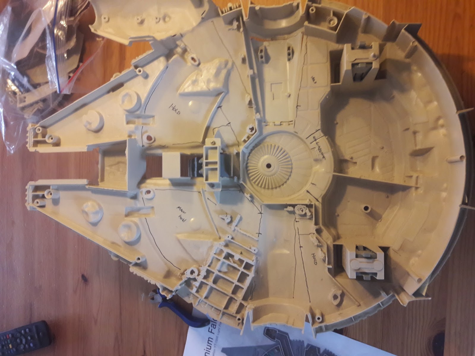Pijlie´s Wargames Blog: Kitbashing the Millennium Falcon