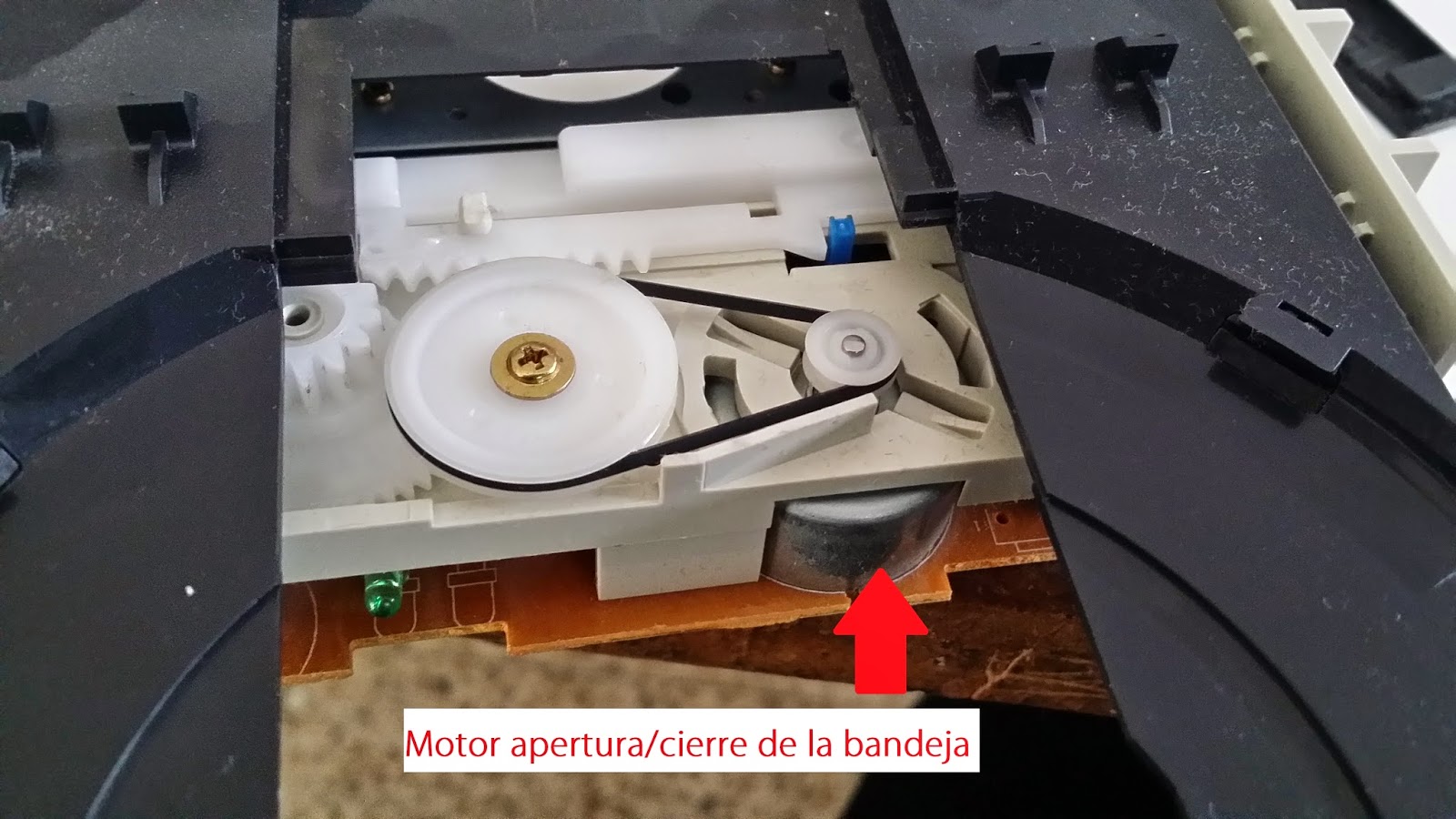 Mantenimiento de Equipos de Voz y Datos: Partes de un lector de CD