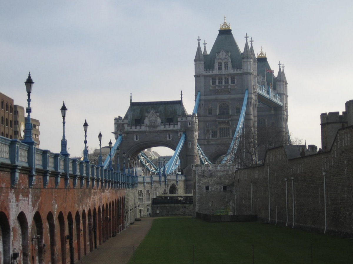 LONDON: Tower Bridge |The Garden of Eaden