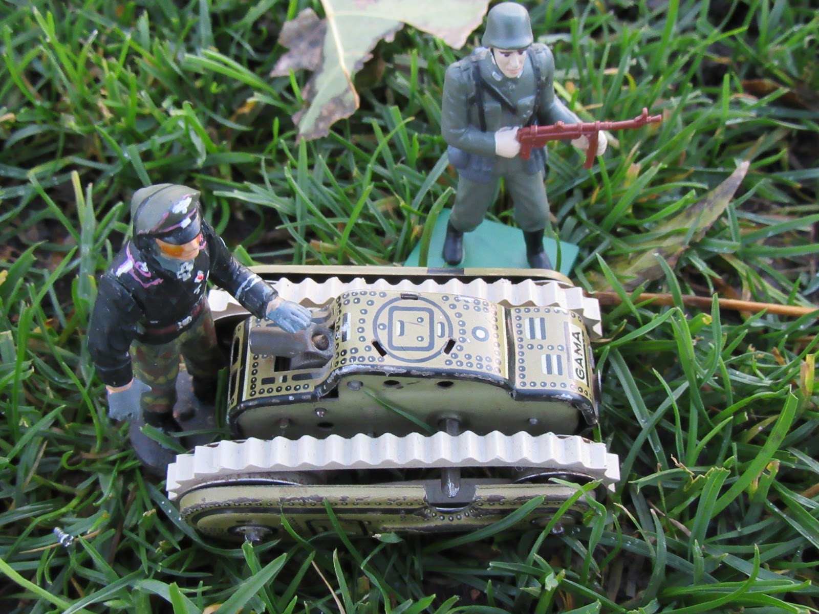 Toy soldiers and real battles: Erwin Rommel tests the Goliath tracked ...