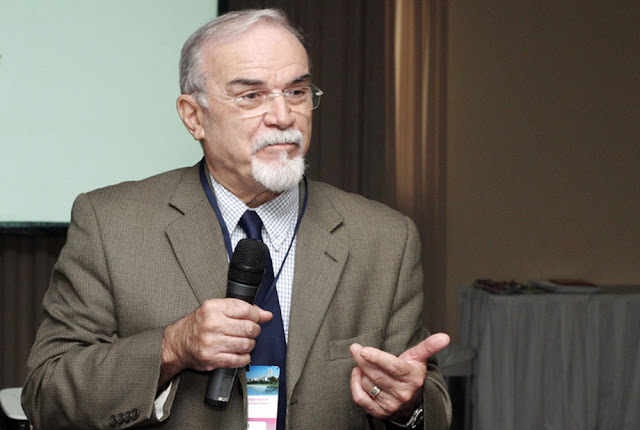 Ciências Sociais : ROBERTO DAMATTA: “NO BRASIL É A SOCIEDADE QUE SERVE ...