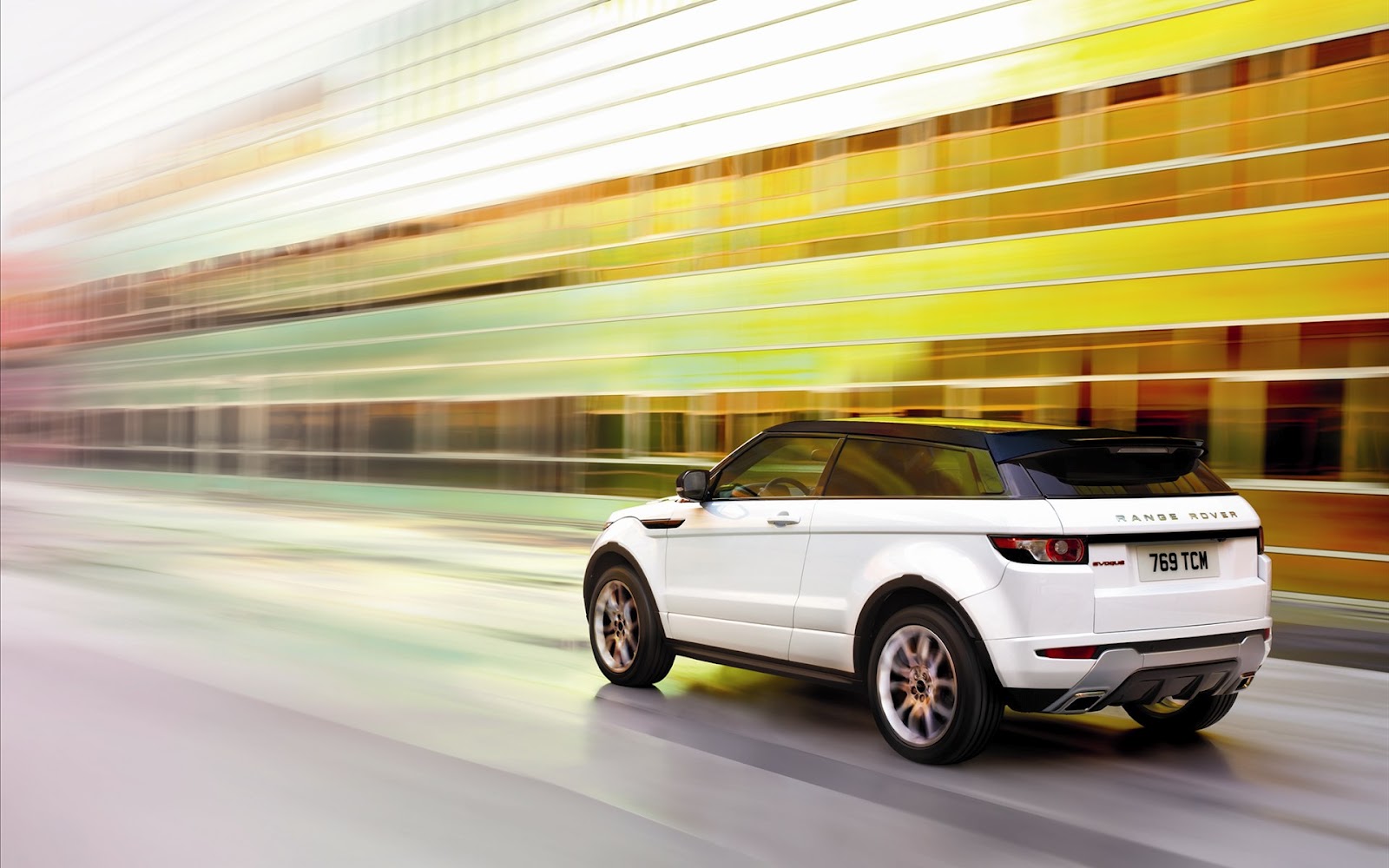 Wallpapers of beautiful cars: Land Rover / Range Rover Evoque