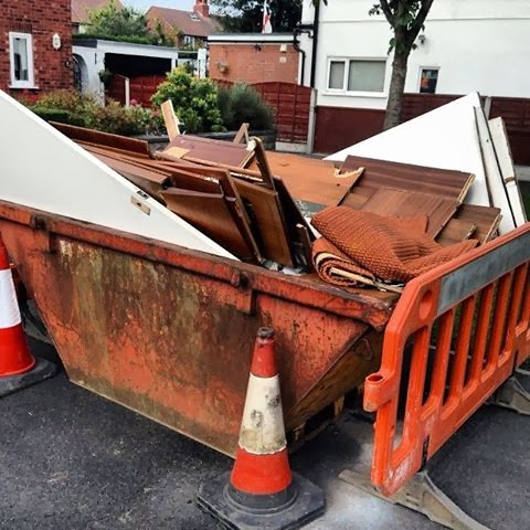 Skips In Britain Rubbish Receptacles - Britain All Over Travel Guide
