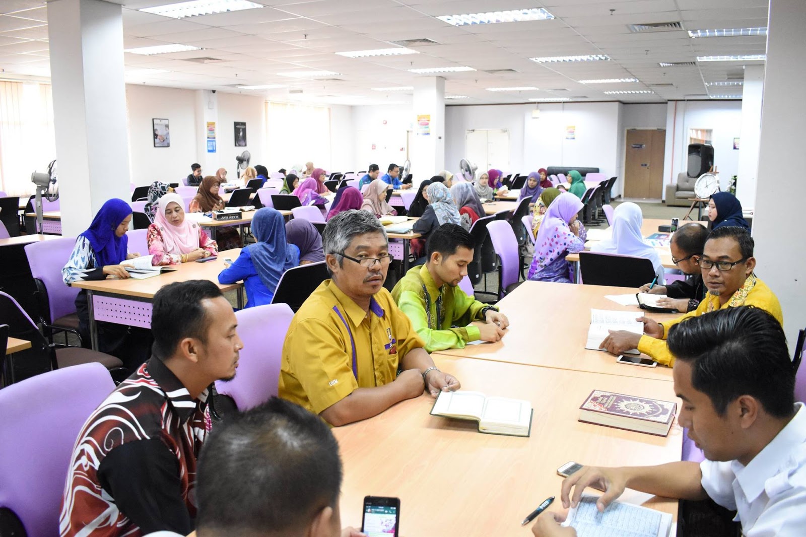 PROGRAM WORLD QURAN HOUR PERPUSTAKAAN AL-BUKHARI