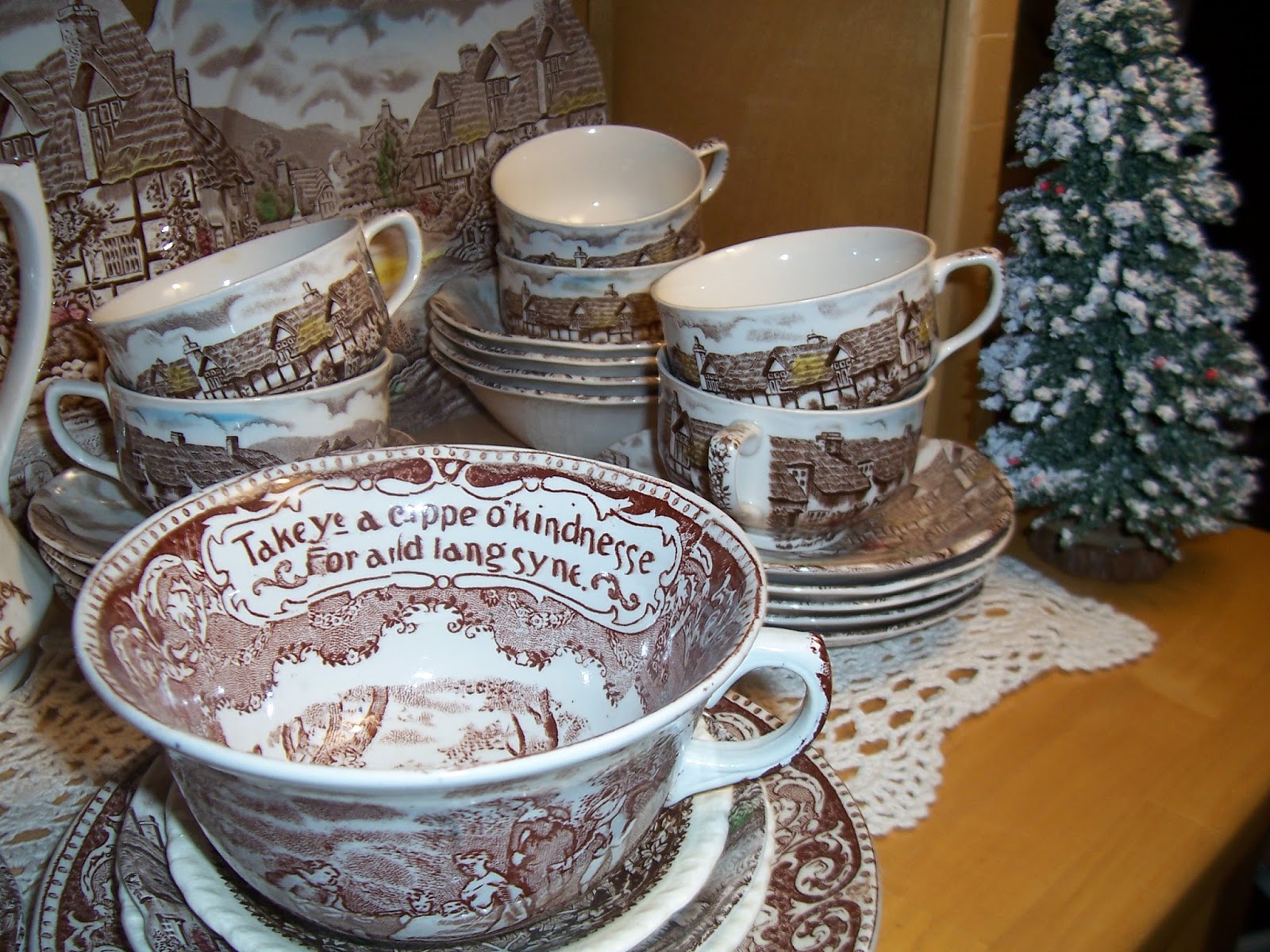 Two Cottages And Tea: "Take Ye A Cuppe O' Kindness For Auld Lang Syne"