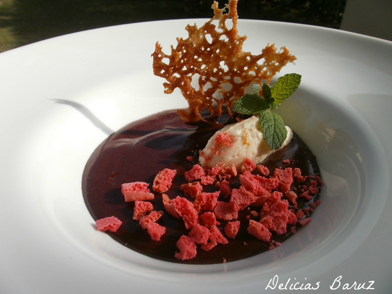 Delicias baruz: SOPA DE CHOCOLATE PICANTE CON CRUJIENTE DE JENGIBRE
