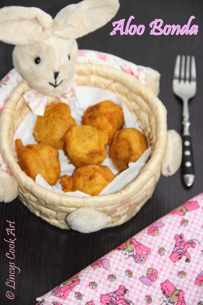 Aloo Bonda/ Potato Bonda/ Bombay Aloo Bonda/ Urulaikizangu Bonda ...