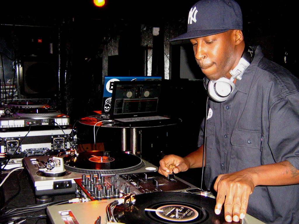 The Record Realm: Happy Birthday: Grandmaster Roc Raida