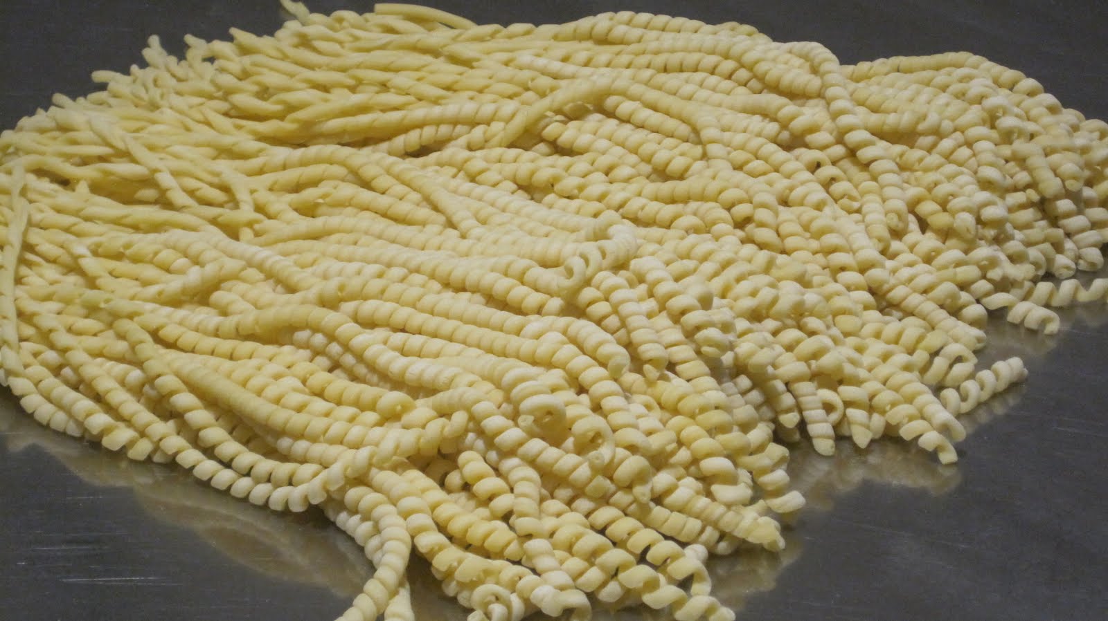 Buzzing Around Italy: Artisan pasta from Gragnano