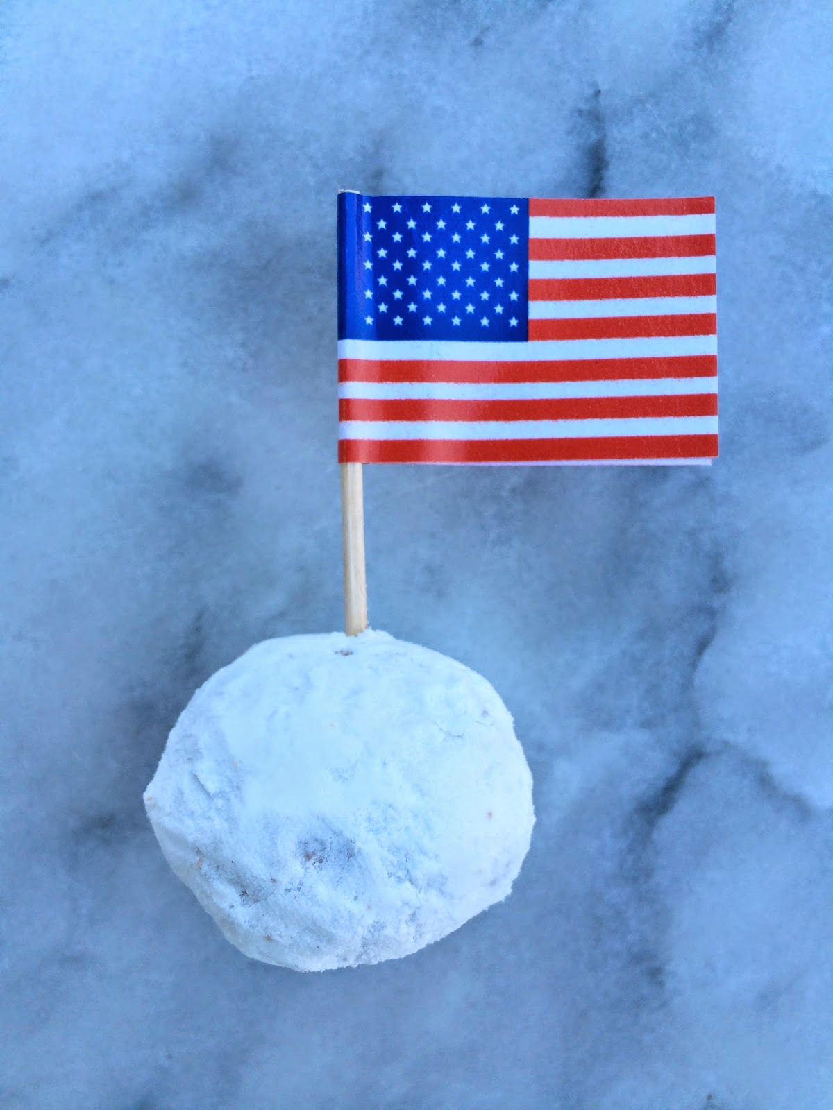 Jac o' lyn Murphy: 4th of July Breakfast…Flag Holes!