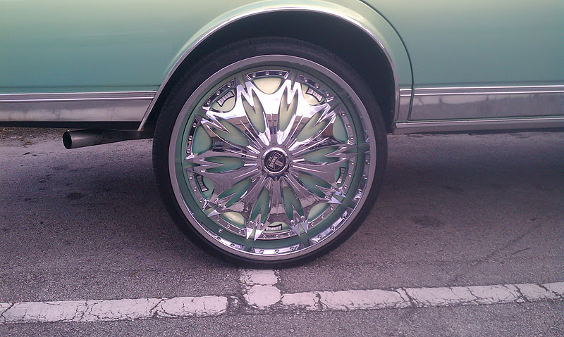 PHOTOGRAPHY BY MIAMIEARL: Box Chevy on 28" DUB Esinem Floaters