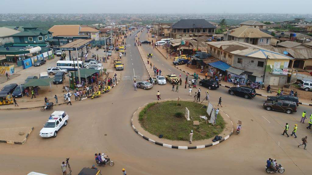Persistent Lagos traffic jam eases, as Ambode commissions 21 road ...