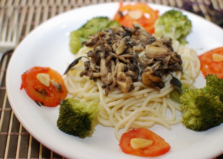 Cantinho Vegetariano: Pasta ao Molho de Shimeji (vegana)