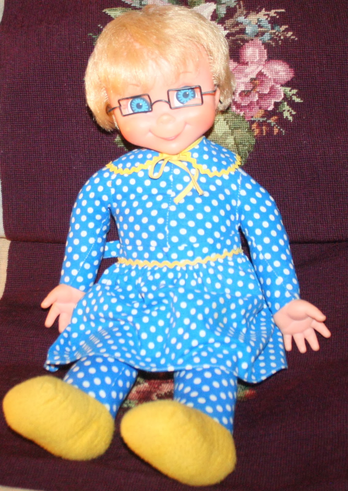 PLANET OF THE DOLLS: Doll-A-Day 27: Mrs. Beasley,her history, my life ...